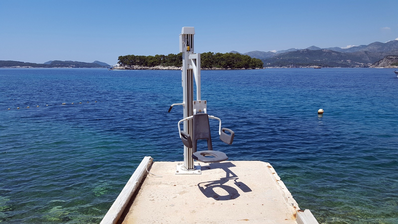 Na plažama se postavljaju novi lifteri za osobe s invaliditetom ...