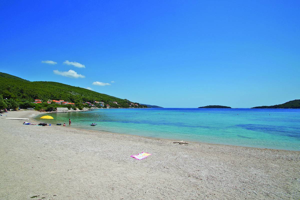 More na 115 plaža izvrsno, na jednoj dobro, dok je na četiri plaže more ...