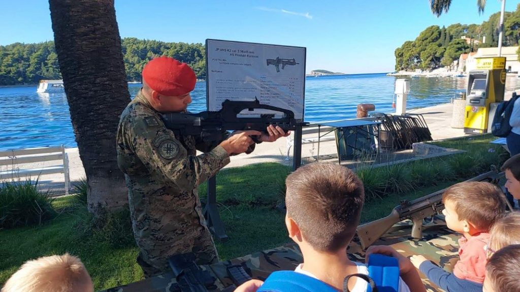 Hrvatska uvodi obvezni jednomjesečni vojni rok? - DubrovnikNet Hrvatska uvodi obvezni jednomjesečni vojni rok? - DubrovnikNet