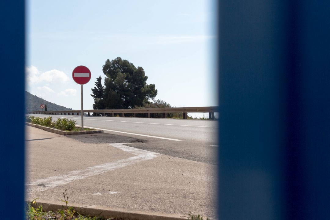 ZBOG OPASNOSTI OD ODRONA Za sav promet zatvara se dio magistrale od raskrižja na Ilijinoj ...